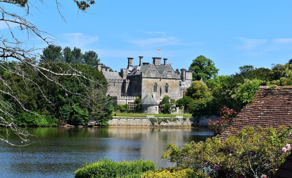 Discover Our Top Romantic Days Out in Hampshire for Couples